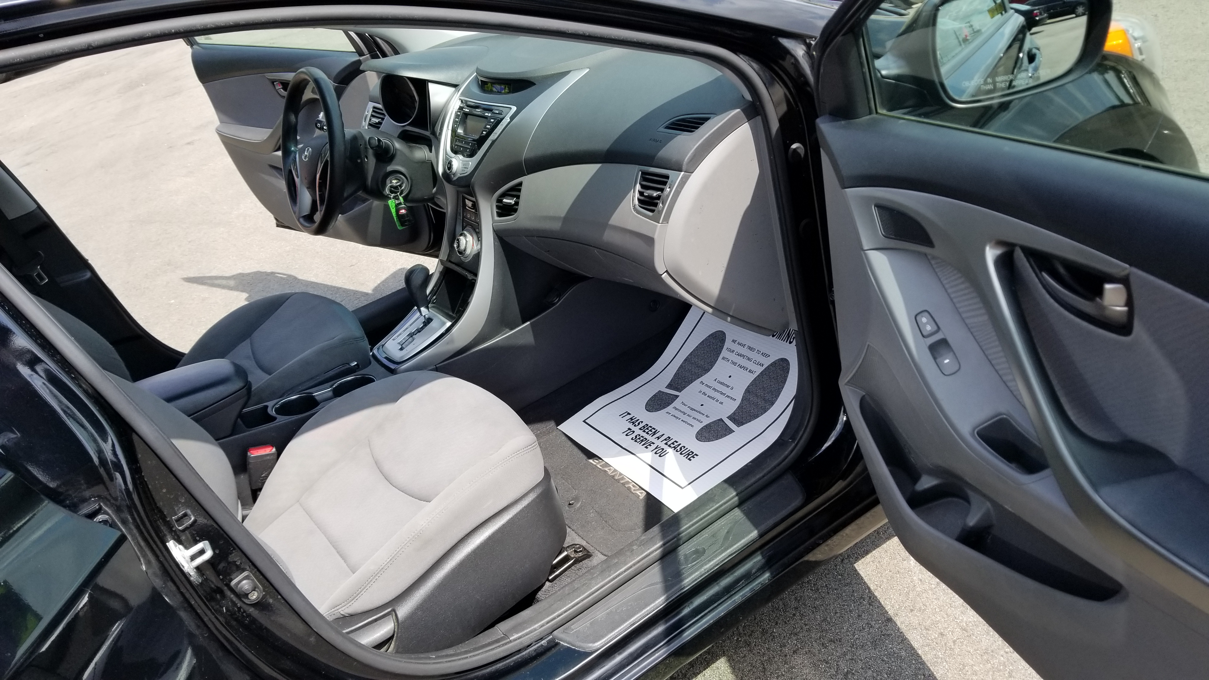 Hyundai Elantra front passenger side compartment – SS Preowned Cars